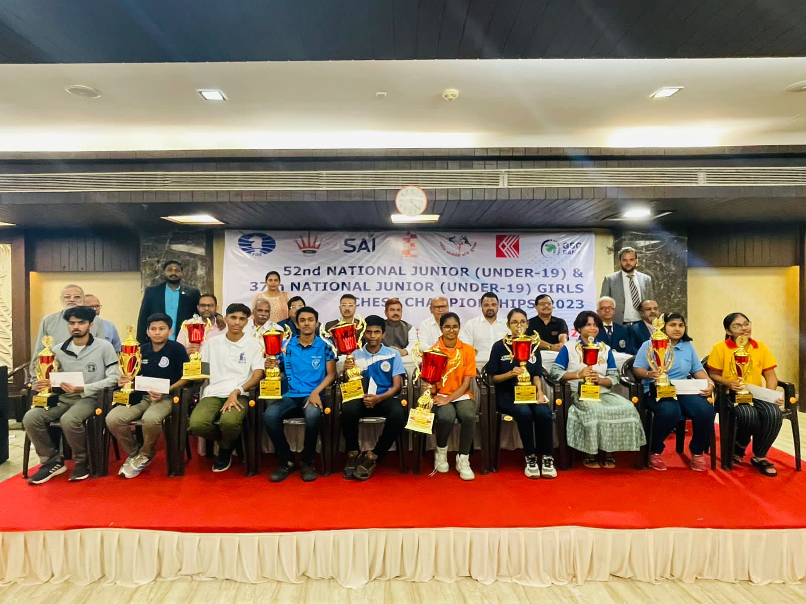 National Junior Under 19 : Adireddy Arjun & Shubhi Gupta Champion ...